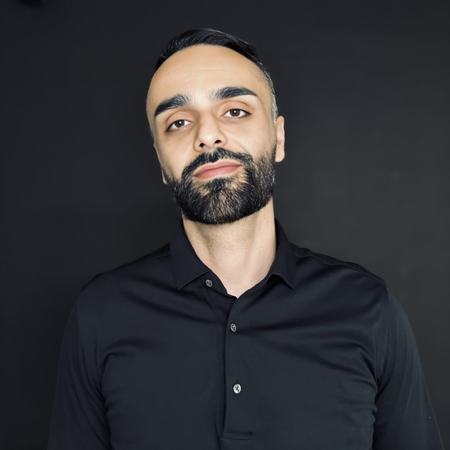 About Darius Foroux - Author, Entrepreneur, Podcaster